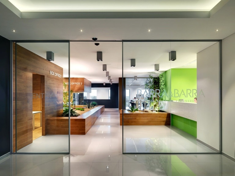 A Quick Look at the Offices of Barra & Barra | Office Snapshots