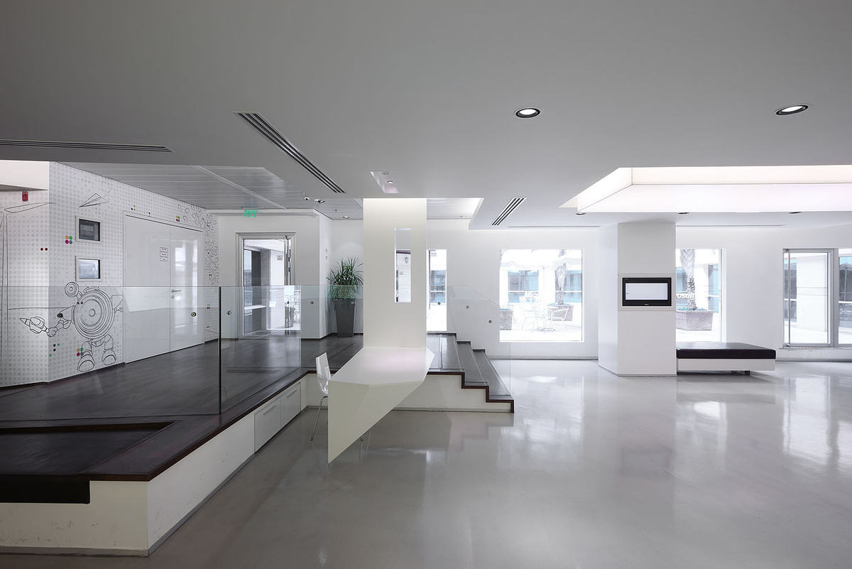 Microsoft Israel's New Lobby and Dining Room | Office Snapshots