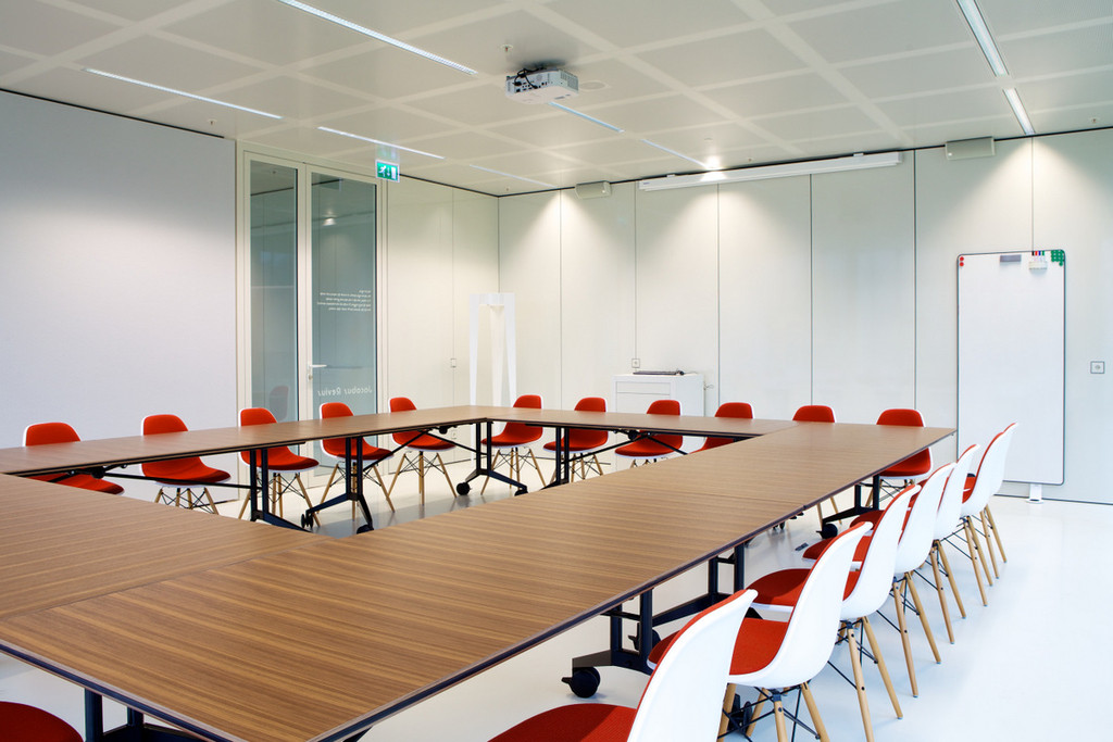 The Bright, Open, and Transparent Offices of CJIB | Office Snapshots