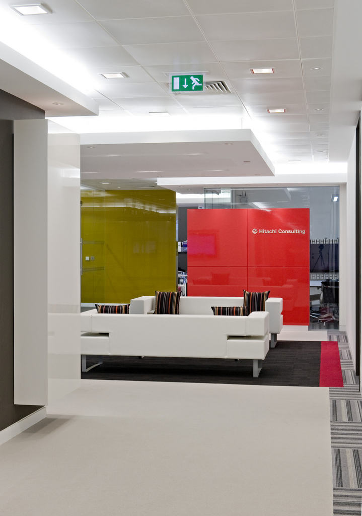 Inside the London Offices of Hitachi Consulting | Office Snapshots