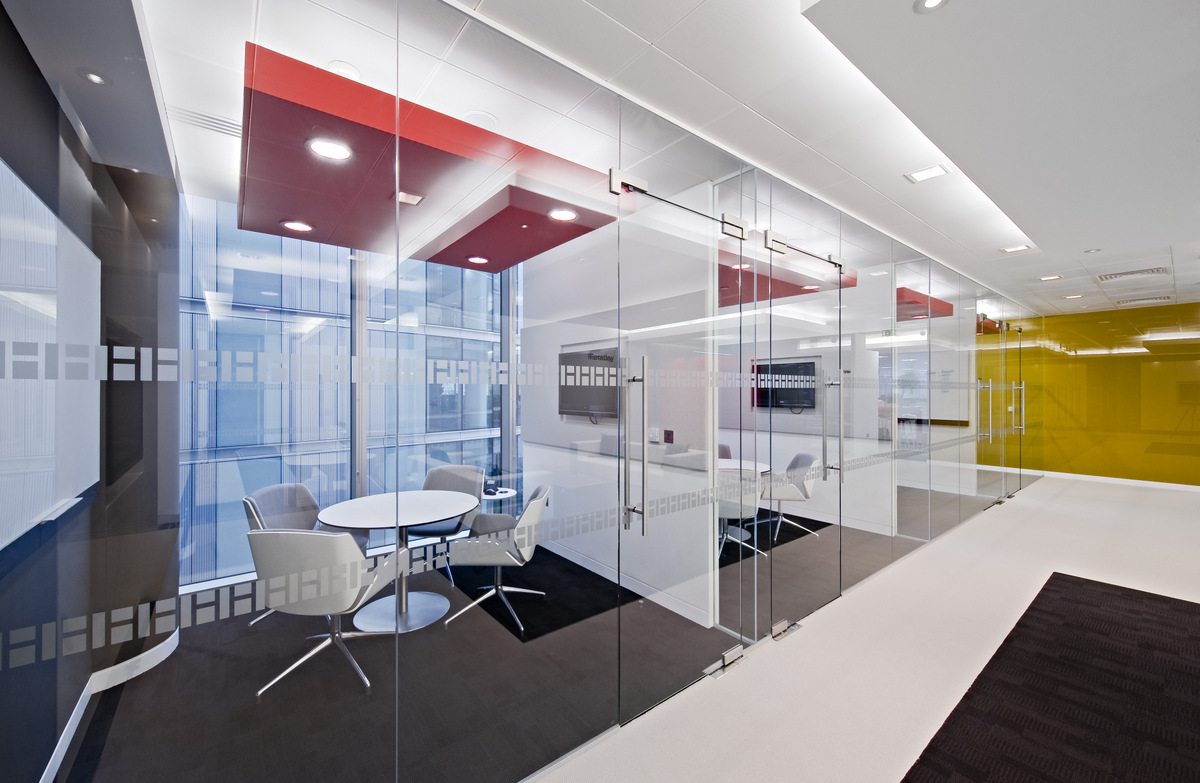 Inside the London Offices of Hitachi Consulting | Office Snapshots