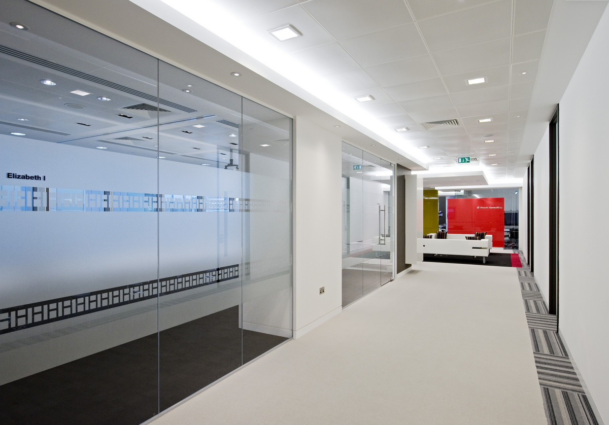 Inside the London Offices of Hitachi Consulting | Office Snapshots