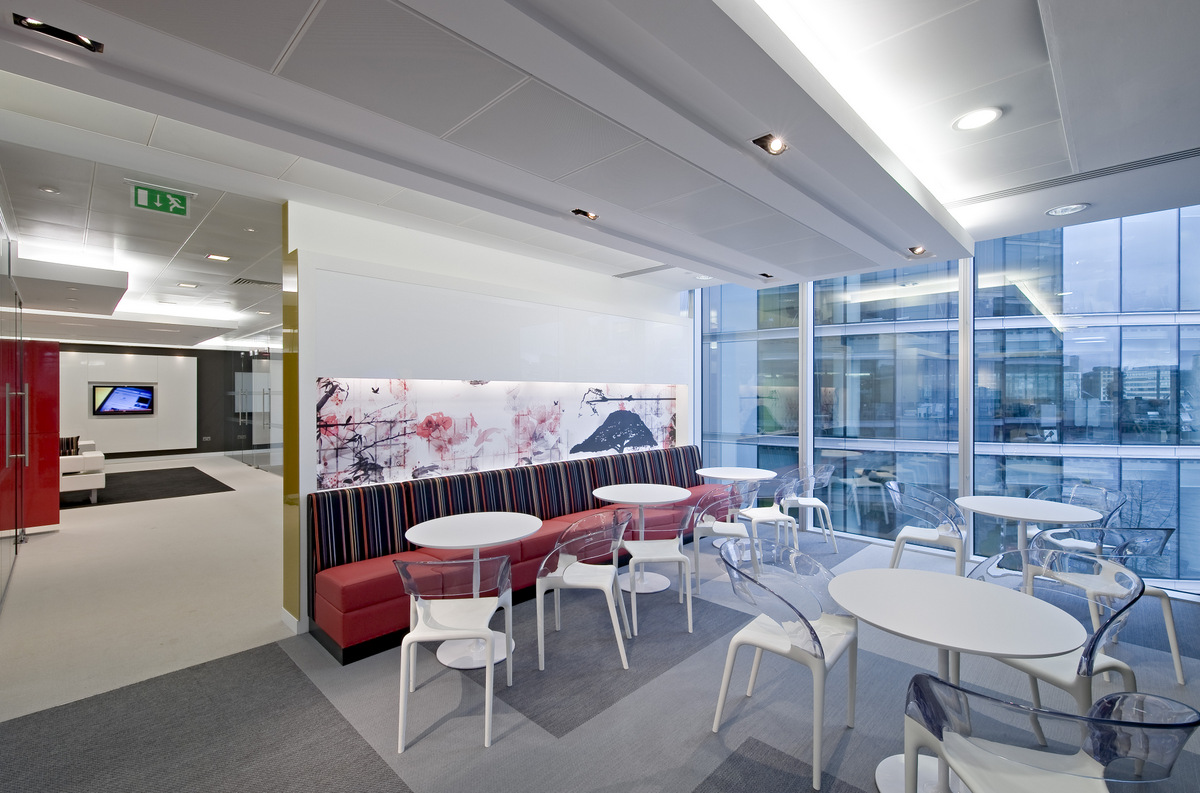 Inside the London Offices of Hitachi Consulting | Office Snapshots