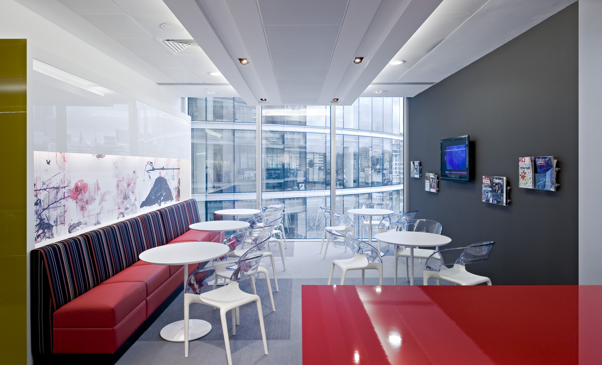 Inside the London Offices of Hitachi Consulting | Office Snapshots