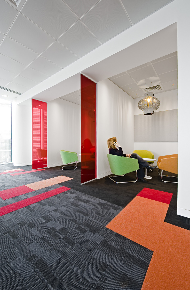 Inside the London Offices of Hitachi Consulting | Office Snapshots