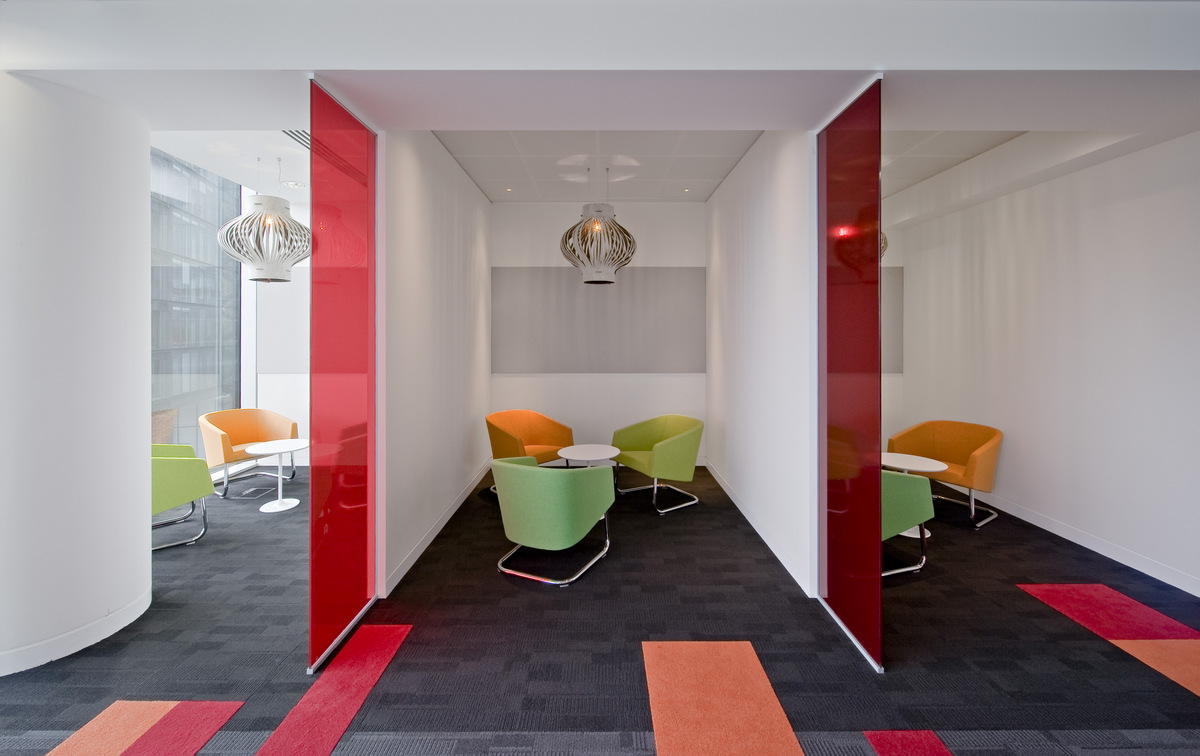 Inside the London Offices of Hitachi Consulting | Office Snapshots