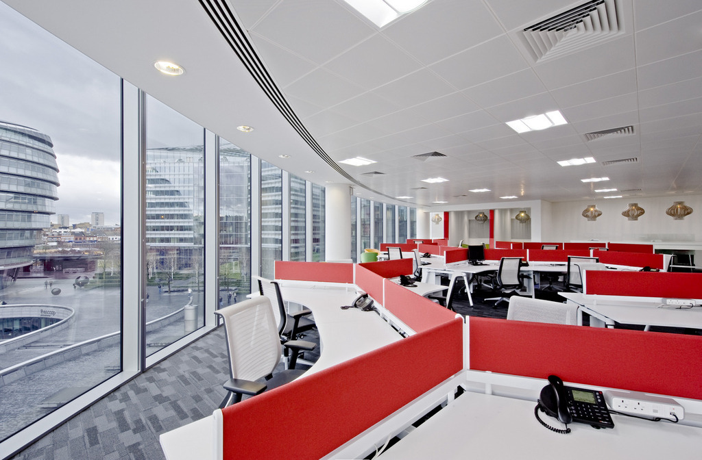 Inside the London Offices of Hitachi Consulting | Office Snapshots