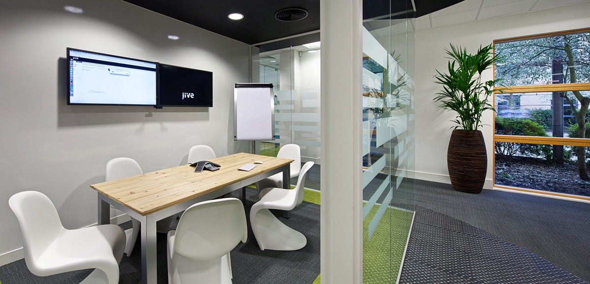 Inside Jive Software's UK Headquarters | Office Snapshots