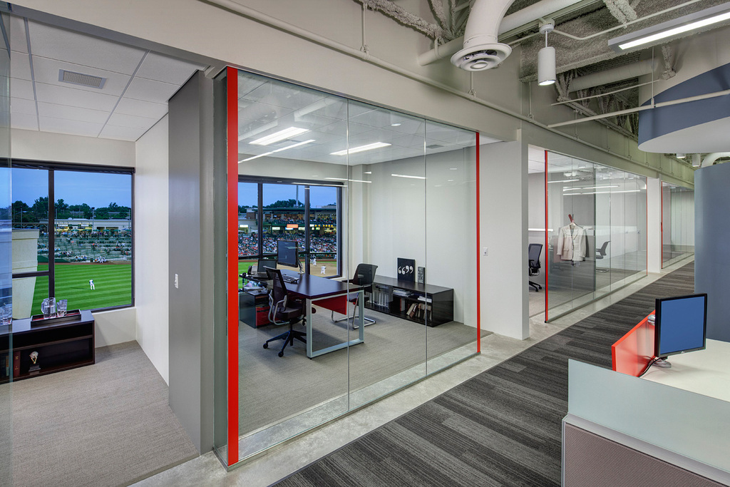 Carson Boxberger's Open Plan Law Offices | Office Snapshots