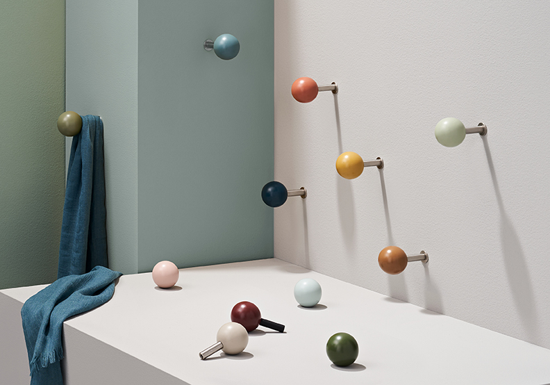 Davis Furniture Dots | Office Snapshots