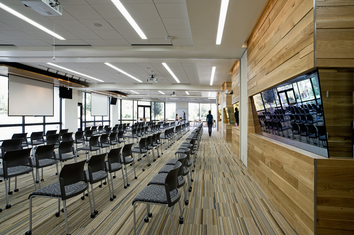 Intuit's Mountain View Campus Center / Gensler | Office Snapshots