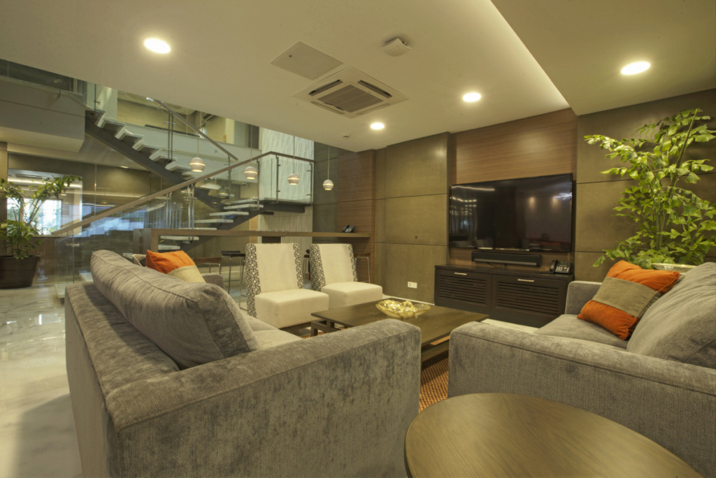 Cybernet/RapidCompute Pakistani Headquarters and Network Operations ...