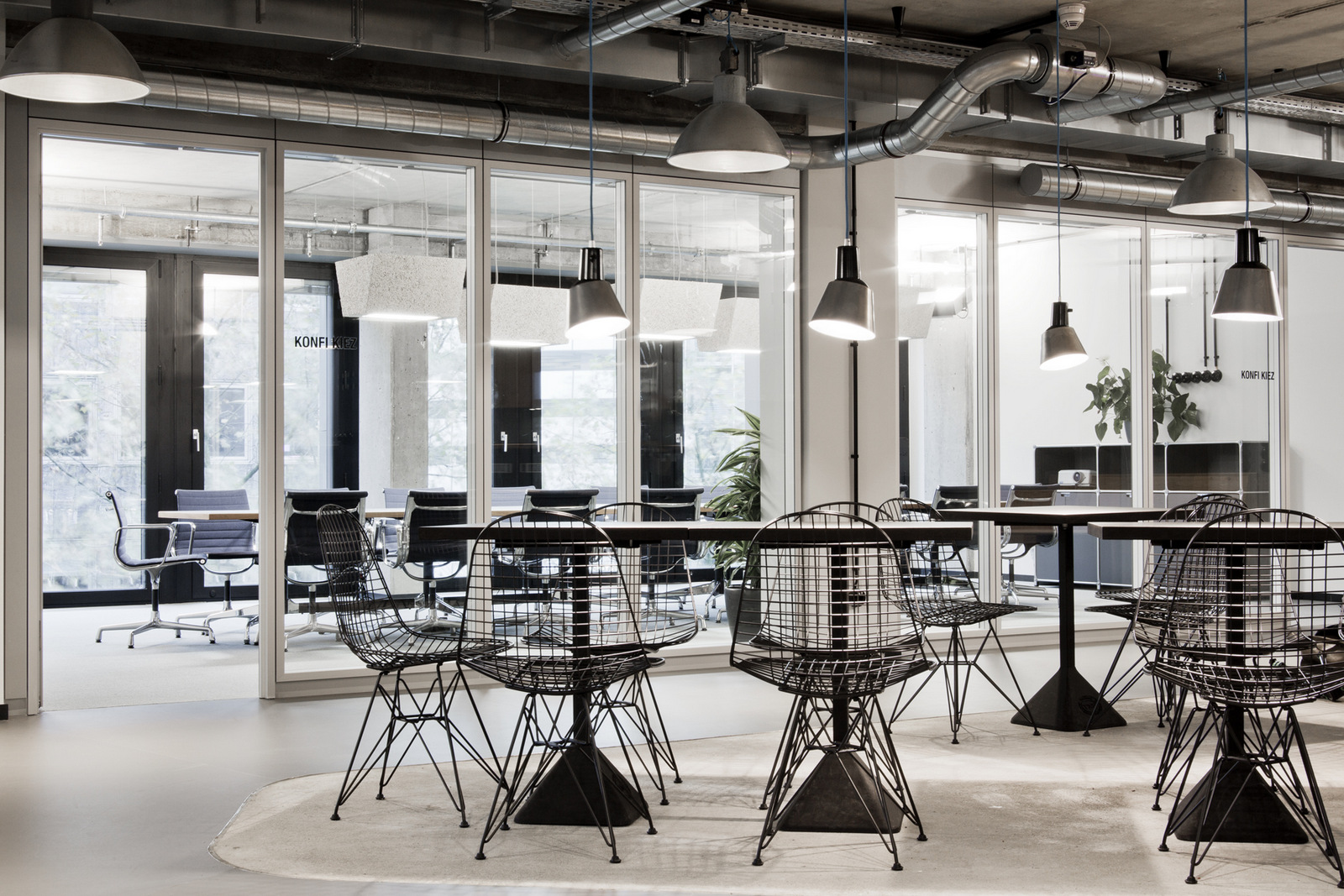 Project Collins - Hamburg Offices | Office Snapshots