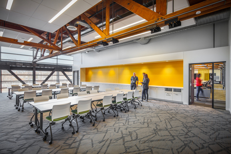 Johnson Controls - West Allis Offices | Office Snapshots