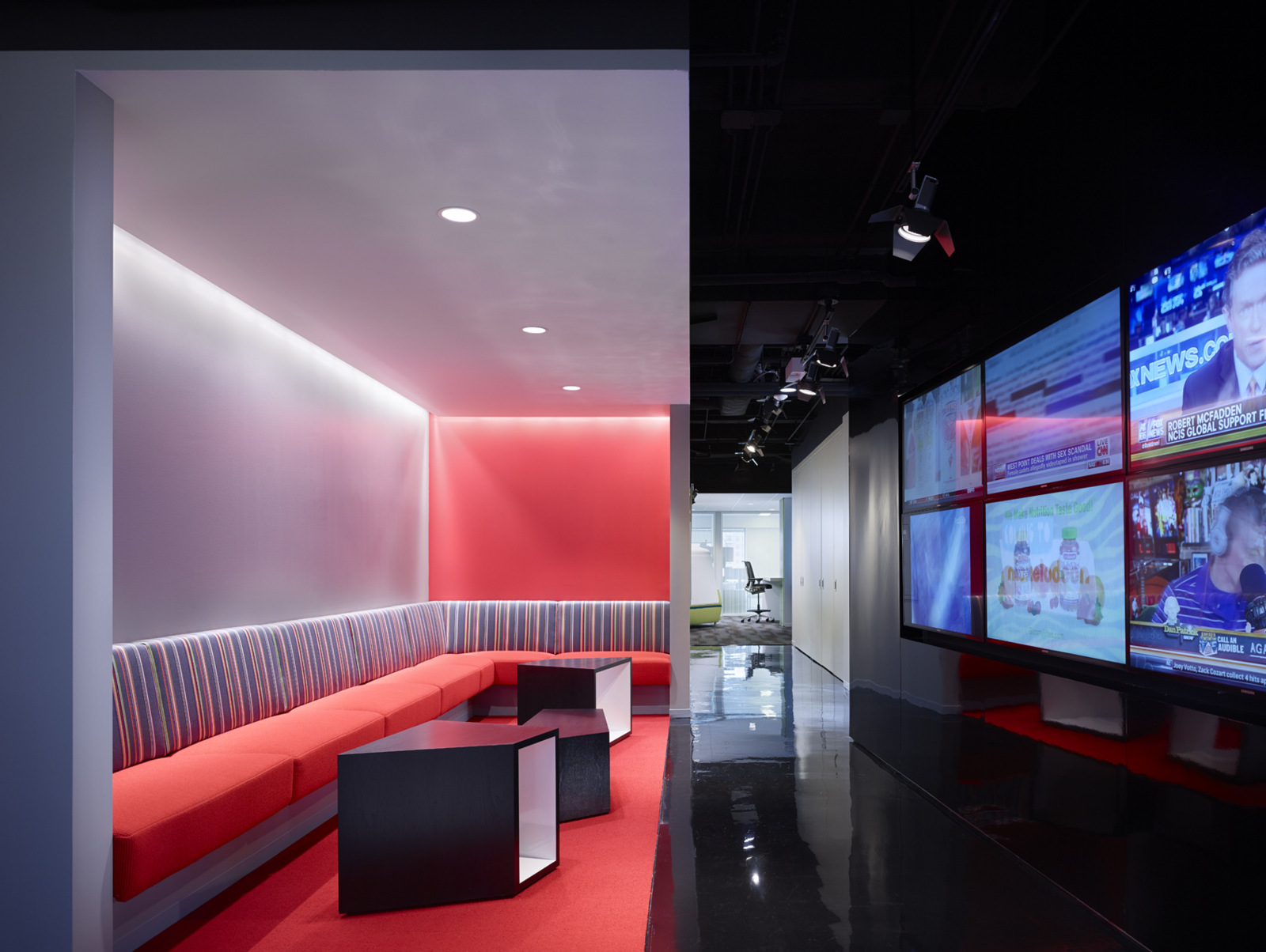 Comcast Spotlight - Chicago Offices | Office Snapshots