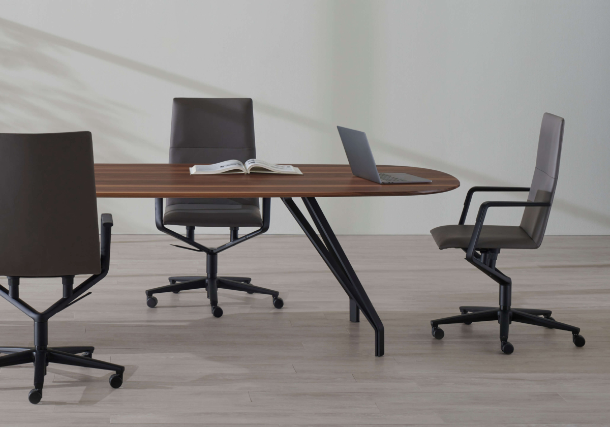 Davis Furniture Sola | Office Snapshots