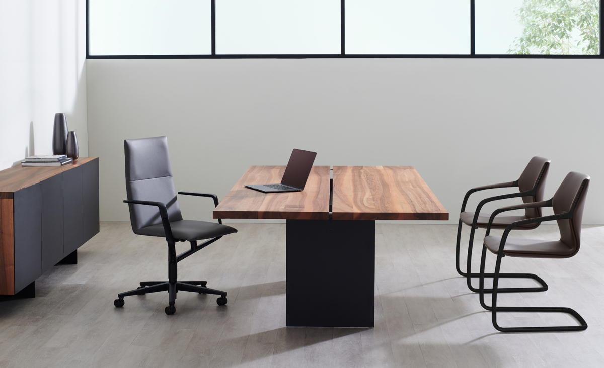 Davis Furniture Sola | Office Snapshots