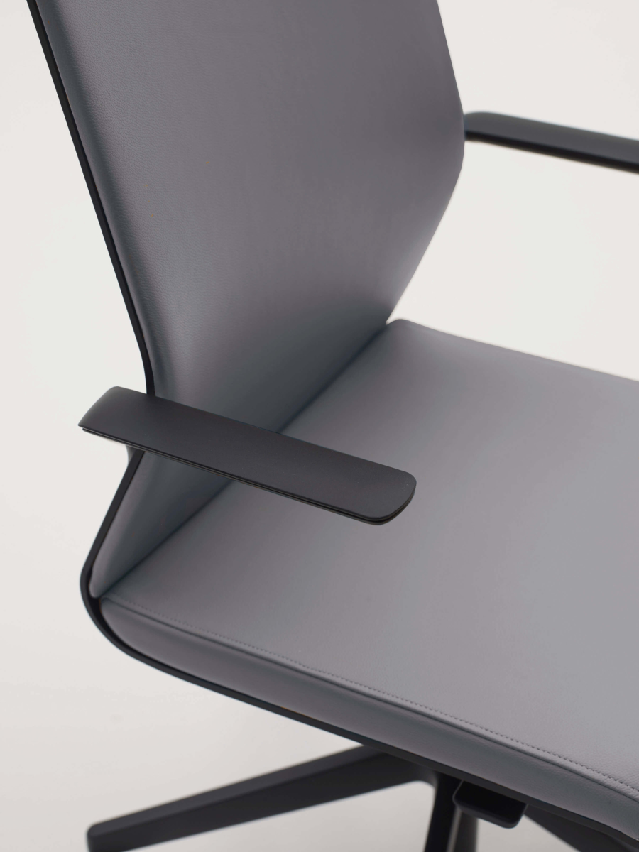 Davis Furniture Linq | Office Snapshots