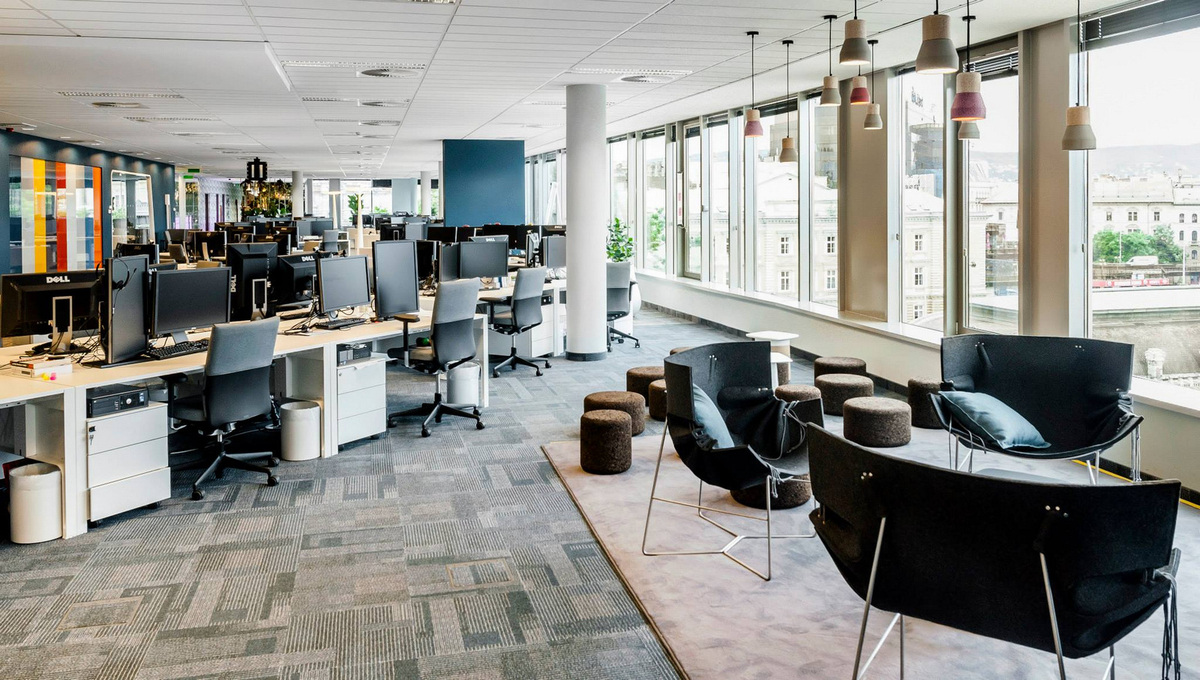 Dealogic - Budapest Offices - Office Snapshots