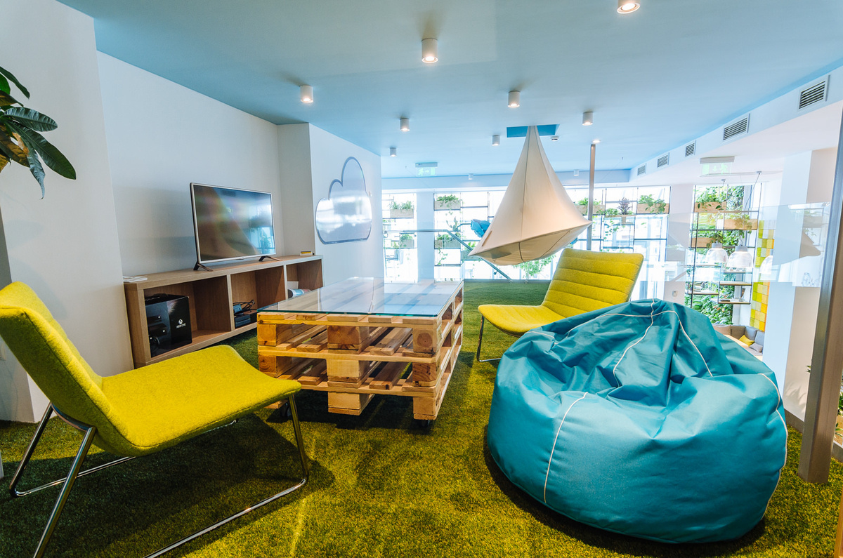 Skyscanner - Budapest Offices | Office Snapshots