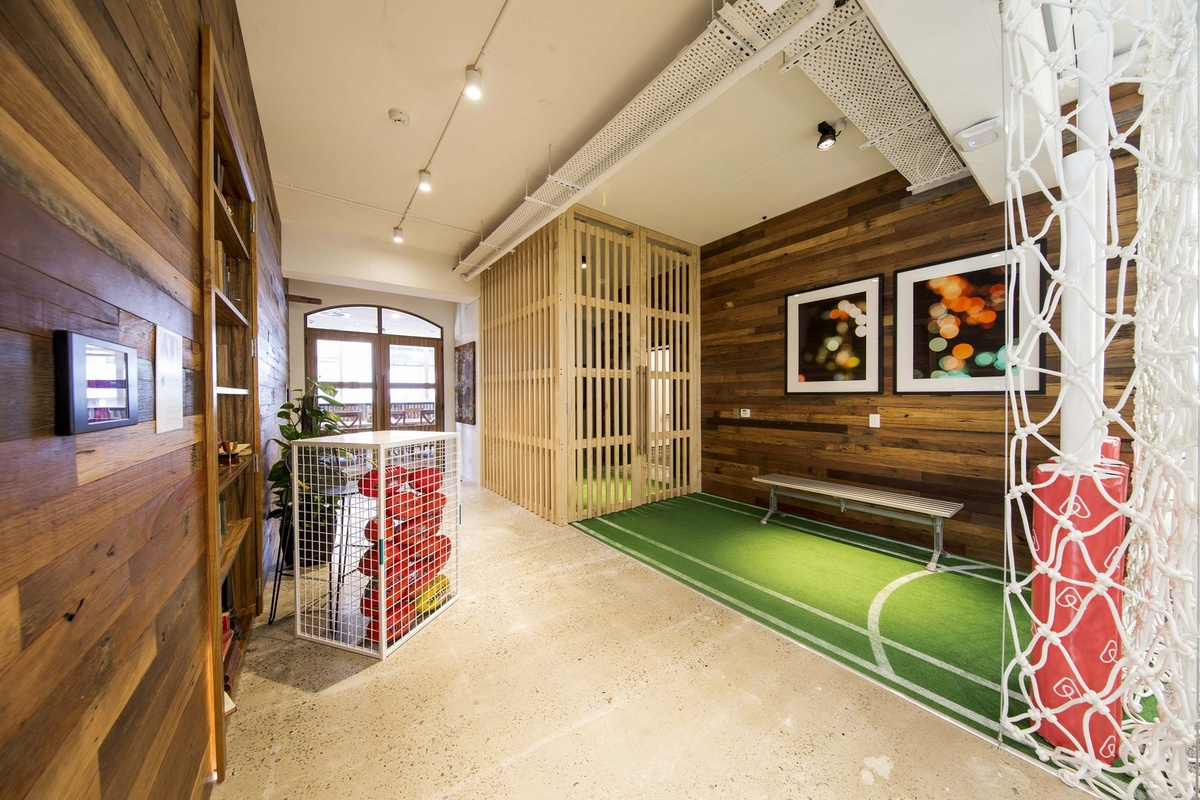 Airbnb Offices - Sydney | Office Snapshots