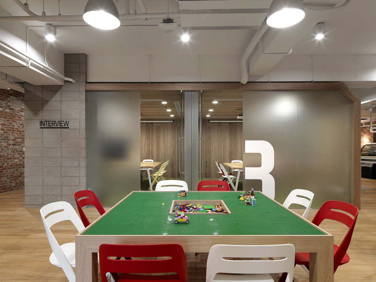 LINE Offices - Taipei | Office Snapshots