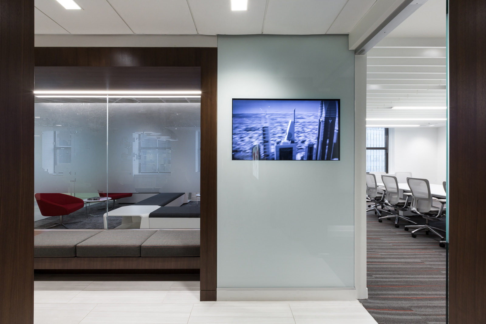 JLL Offices - Vancouver | Office Snapshots