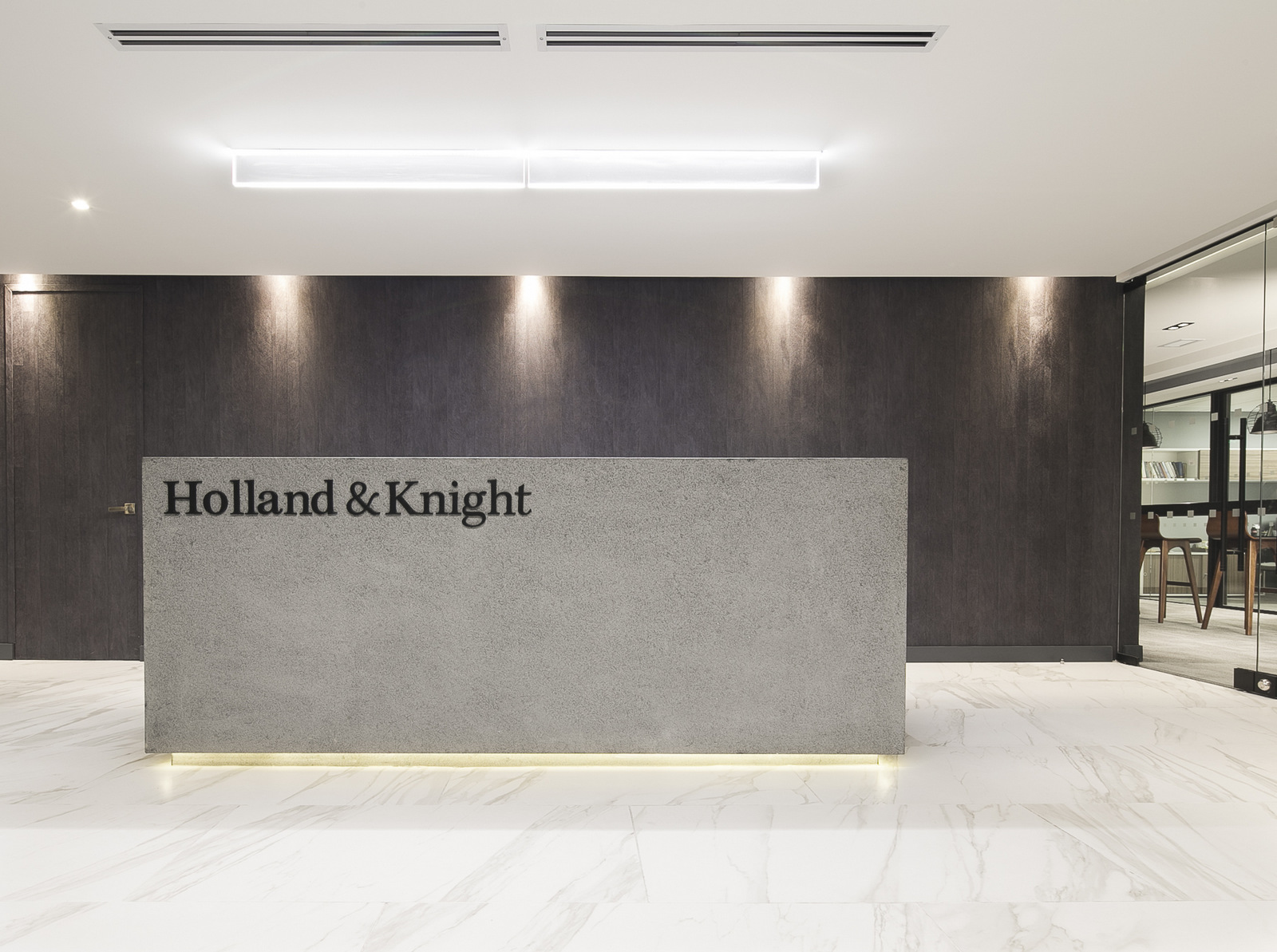 Holland & Knight Offices - Bogotá | Office Snapshots