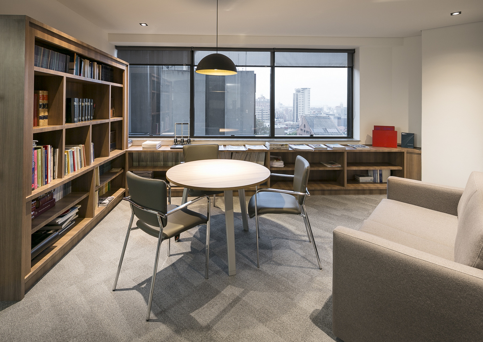 Holland & Knight Offices - Bogotá | Office Snapshots
