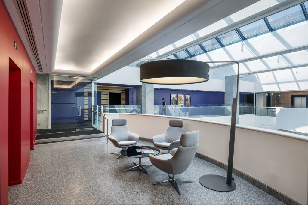 Deluxe Offices - Toronto | Office Snapshots