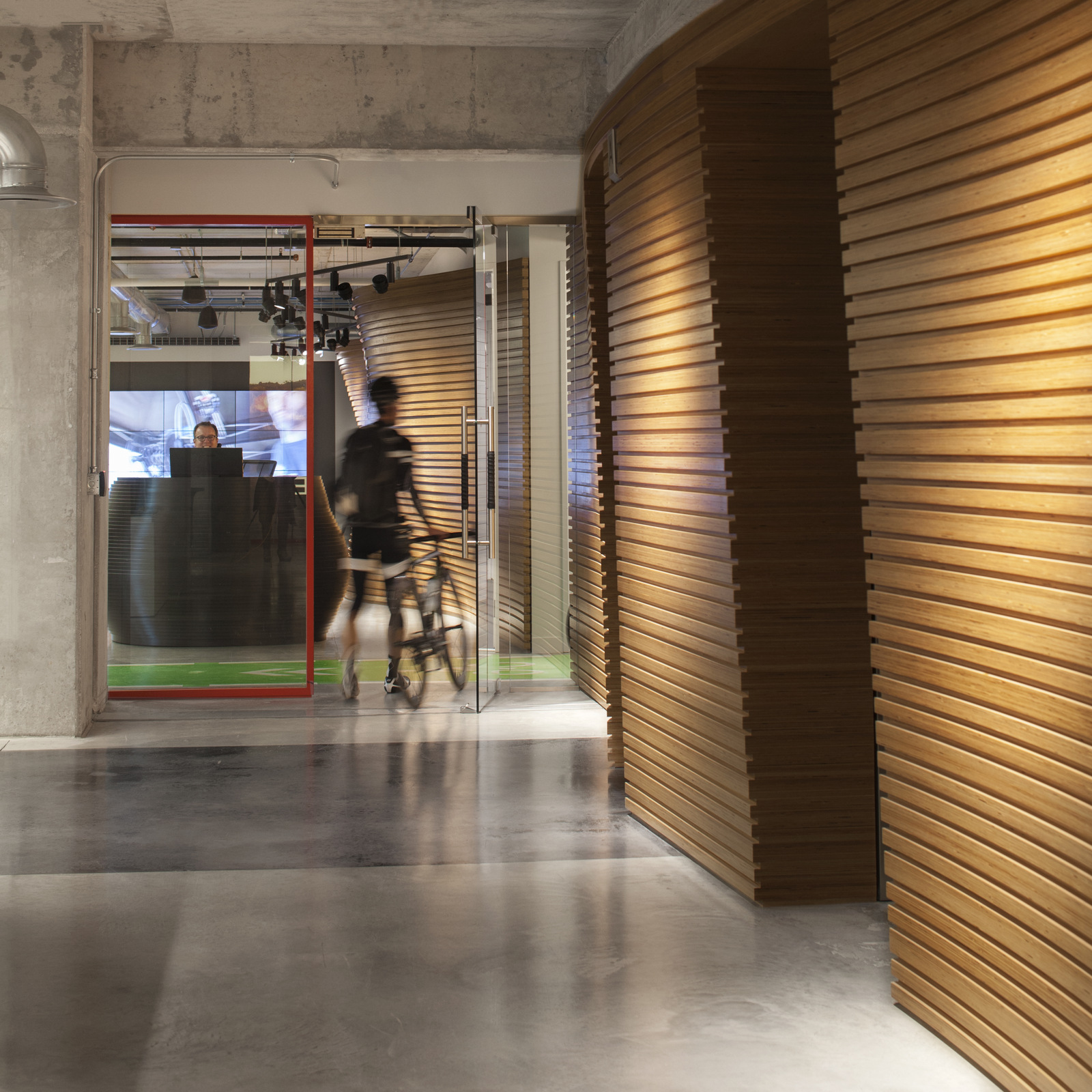 SRAM Headquarters - Chicago | Office Snapshots