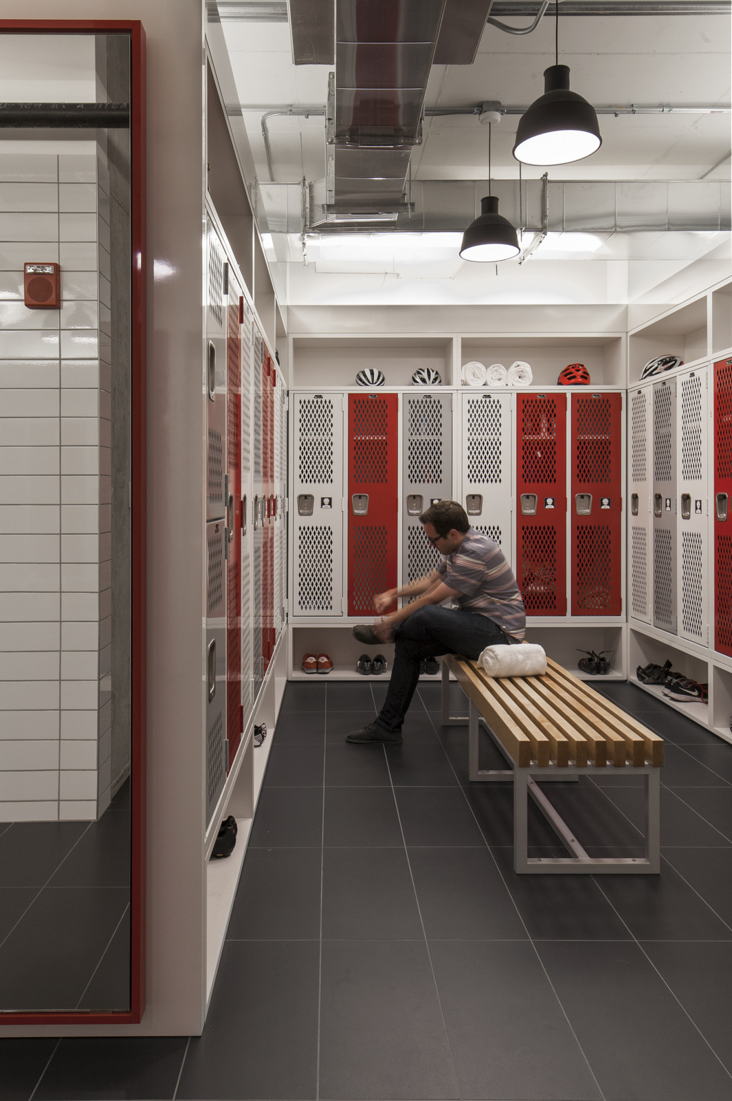 SRAM Headquarters - Chicago | Office Snapshots