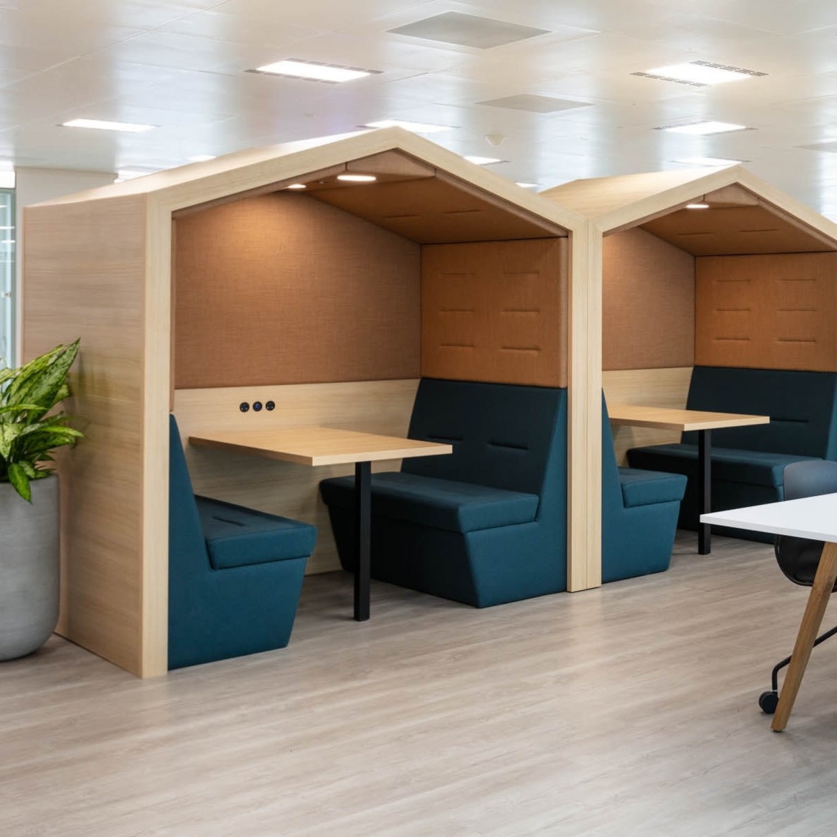 Spacestor Railway Carriage | Office Snapshots