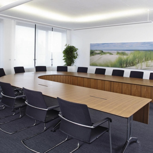 Wilkhahn Logon Conference Table | Office Snapshots