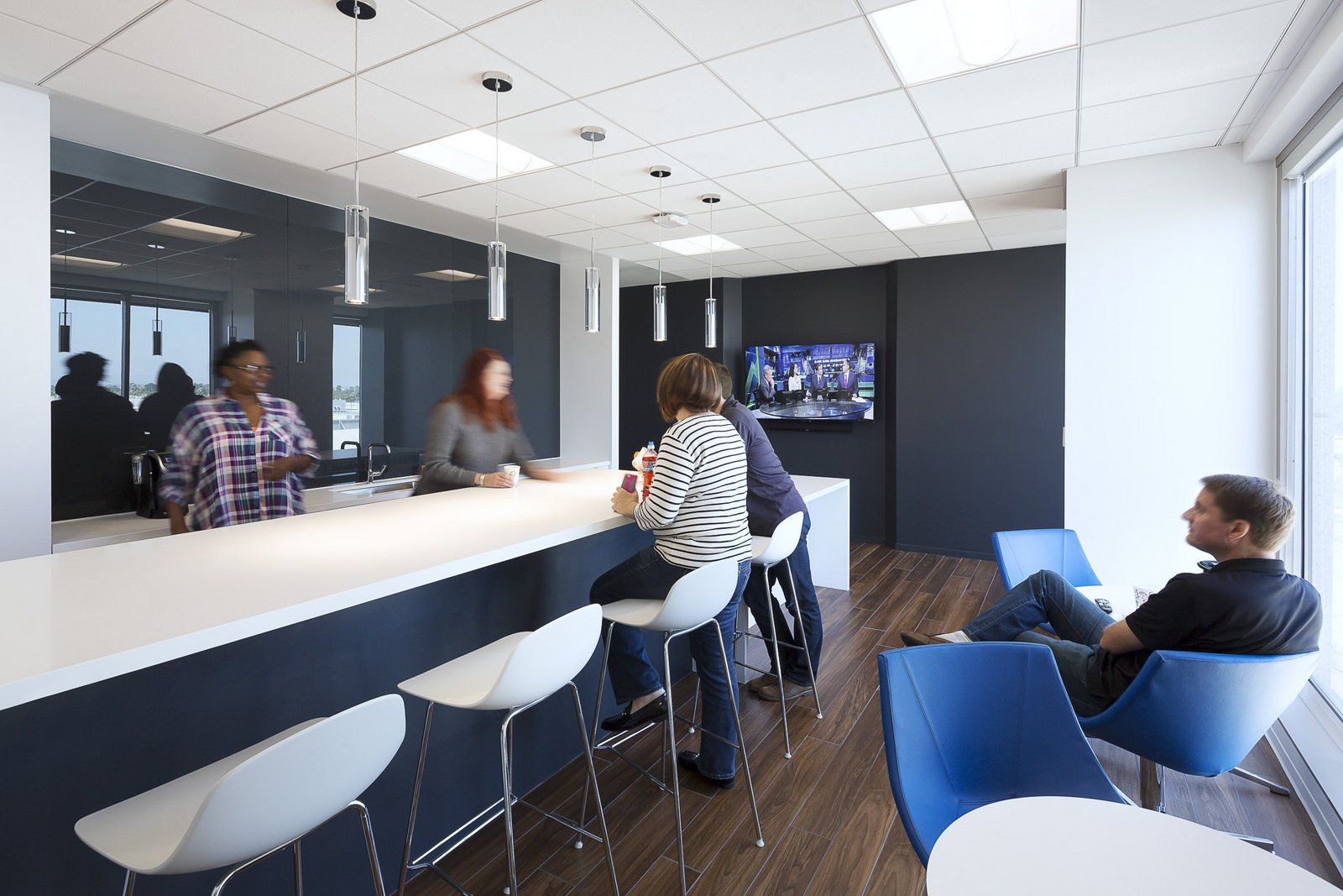 Mazda Offices - Irvine | Office Snapshots