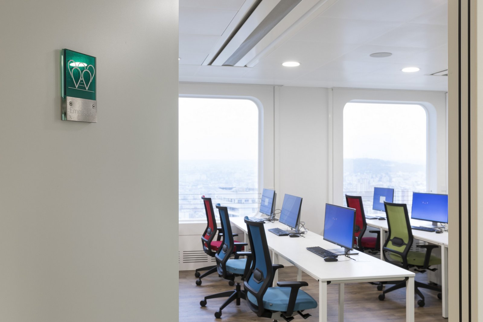 SAS Offices - Paris | Office Snapshots