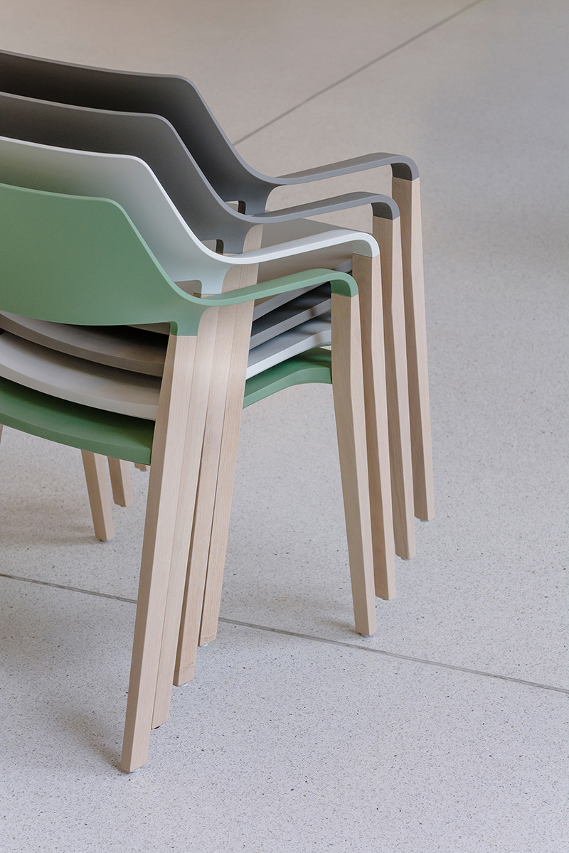 Davis Furniture Reed | Office Snapshots