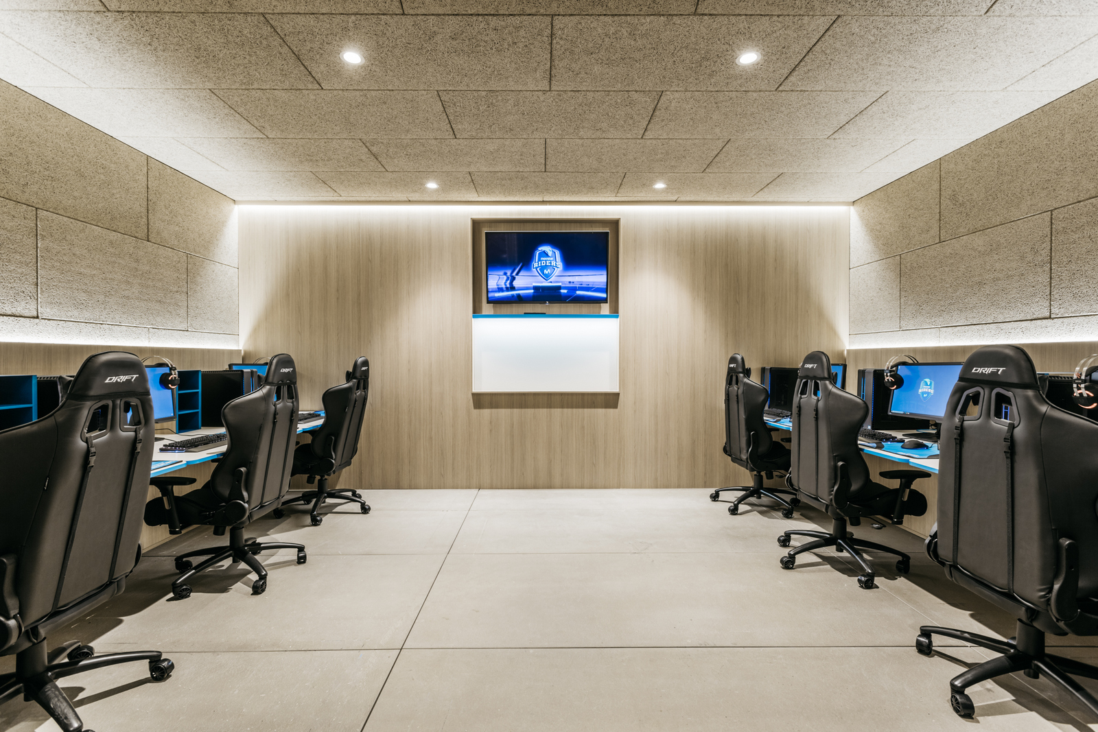 Movistar Riders eSports Training Center - Madrid | Office Snapshots