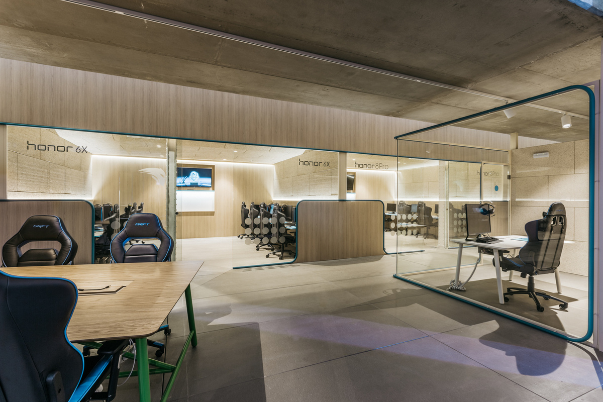 Movistar Riders eSports Training Center - Madrid | Office Snapshots