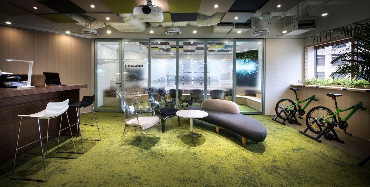 Dealogic Offices - Hong Kong | Office Snapshots