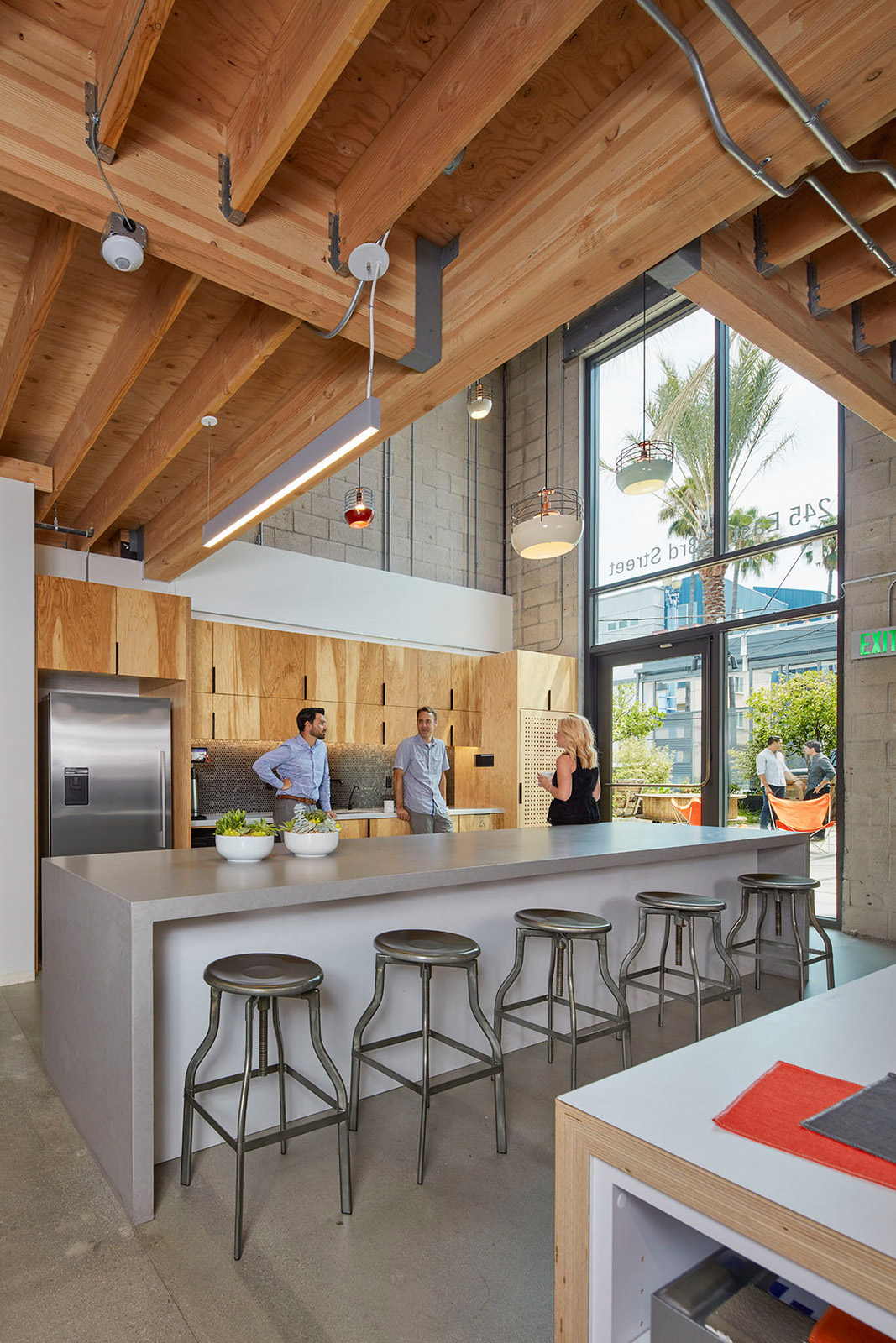 Retail Design Collaborative Offices - Long Beach | Office Snapshots