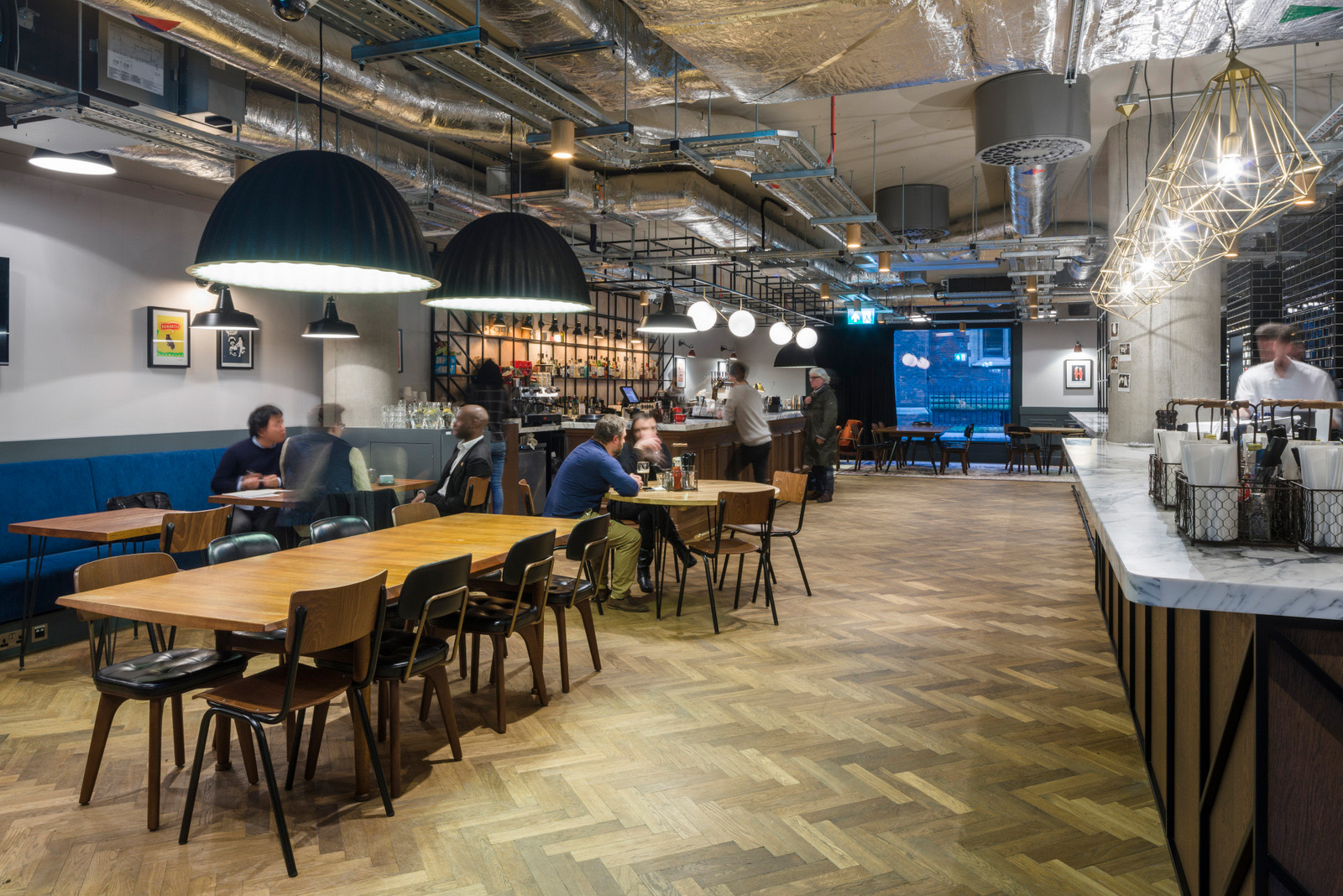 Saatchi & Saatchi Offices - London | Office Snapshots