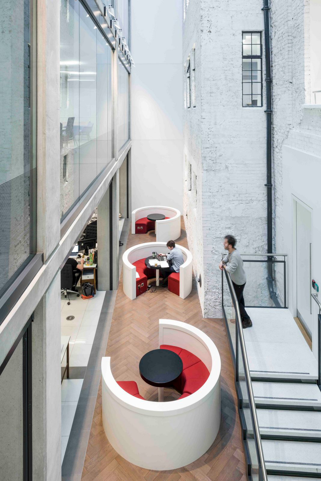 Saatchi & Saatchi Offices - London | Office Snapshots