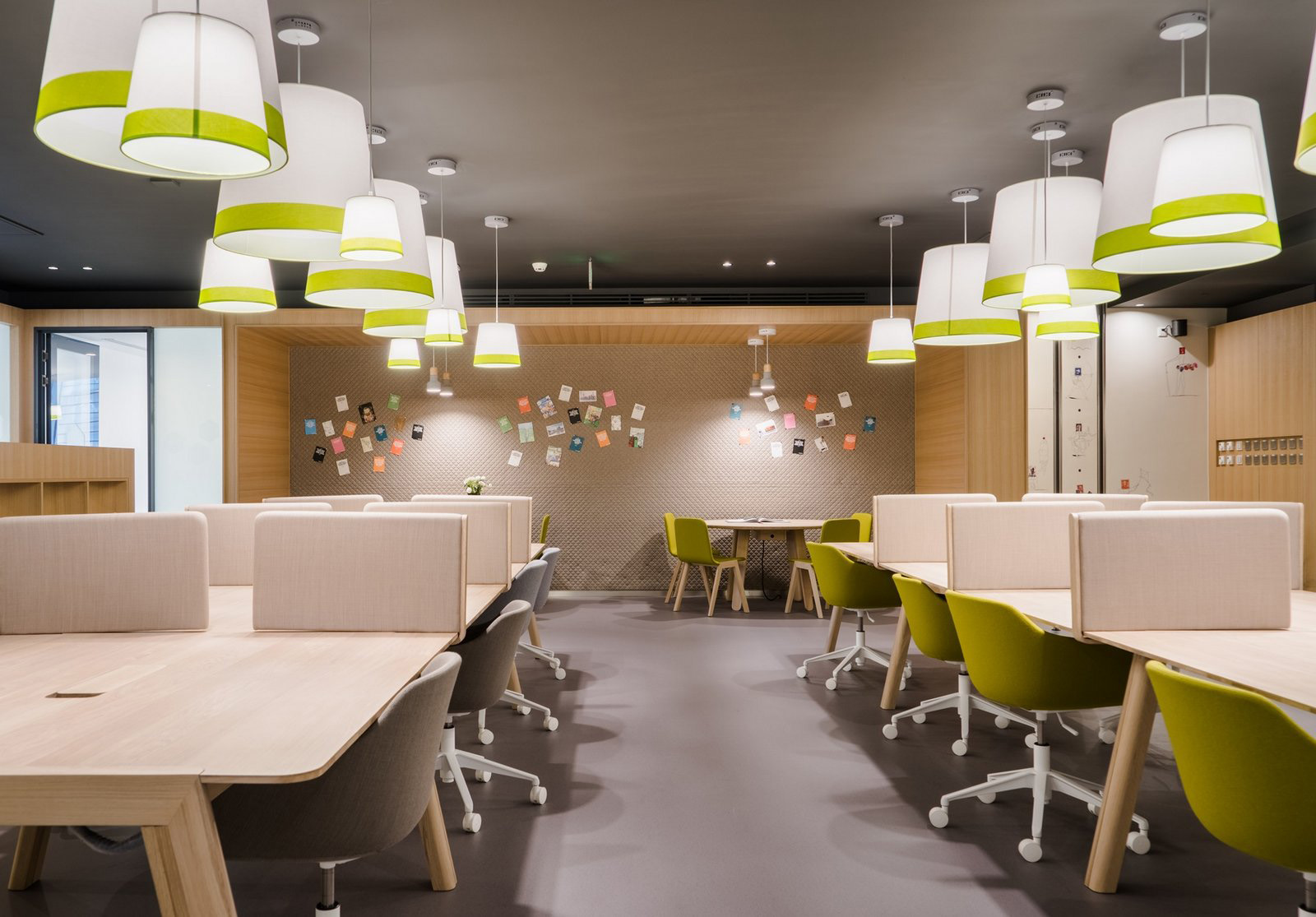SPACES Coworking Offices - Shanghai Tower | Office Snapshots