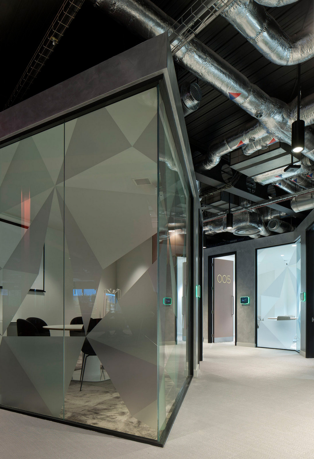 Virgin Atlantic & Virgin Holidays Offices - Crawley | Office Snapshots