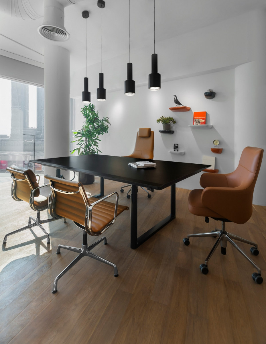 Vitra - Swisscotec Showroom and Offices - Dubai | Office Snapshots
