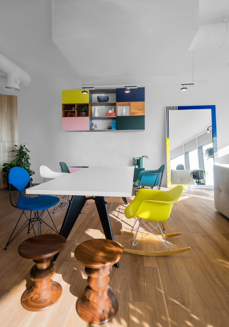 Vitra - Swisscotec Showroom and Offices - Dubai | Office Snapshots