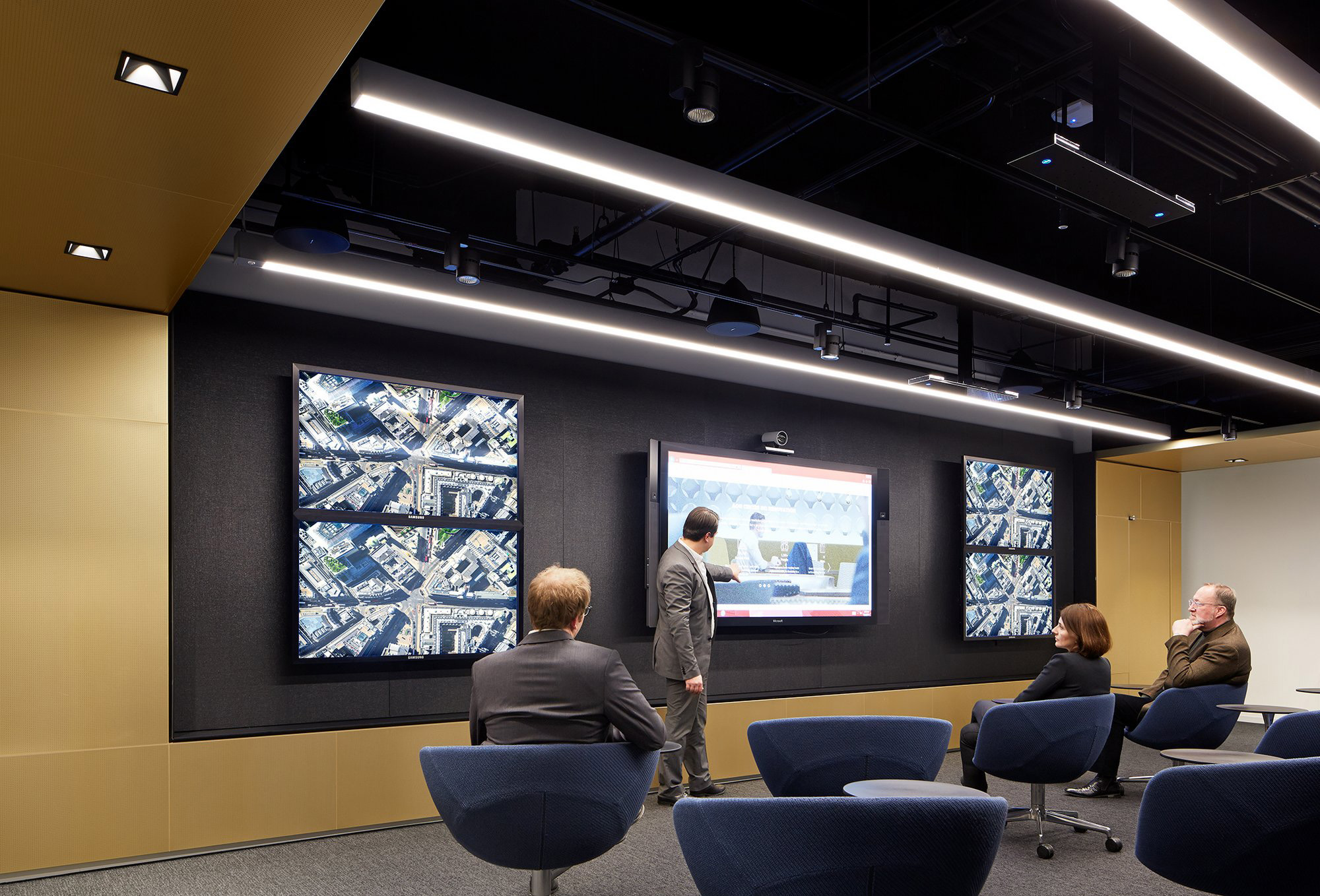 JLL Offices - Chicago | Office Snapshots