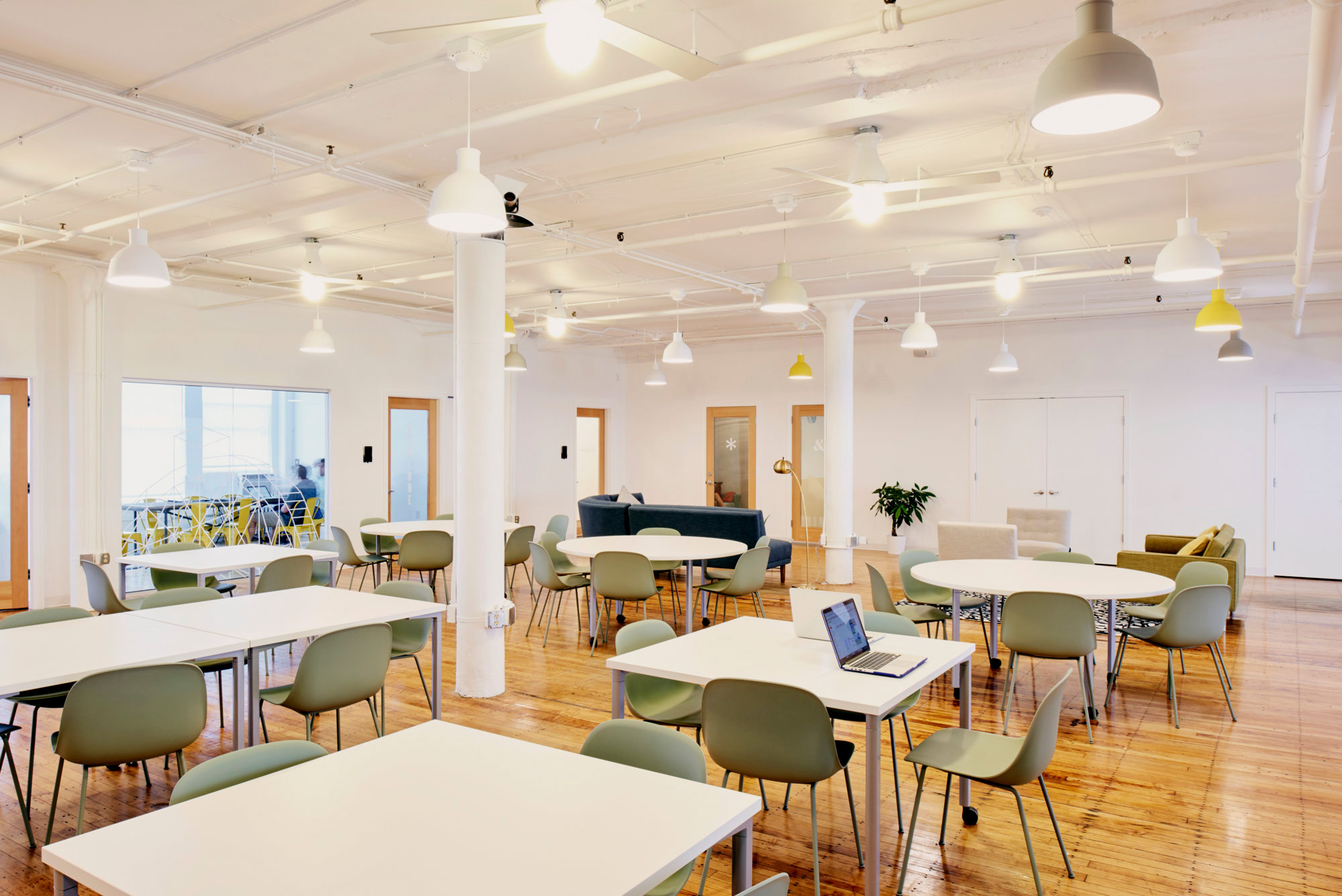 MOO Offices - Boston | Office Snapshots