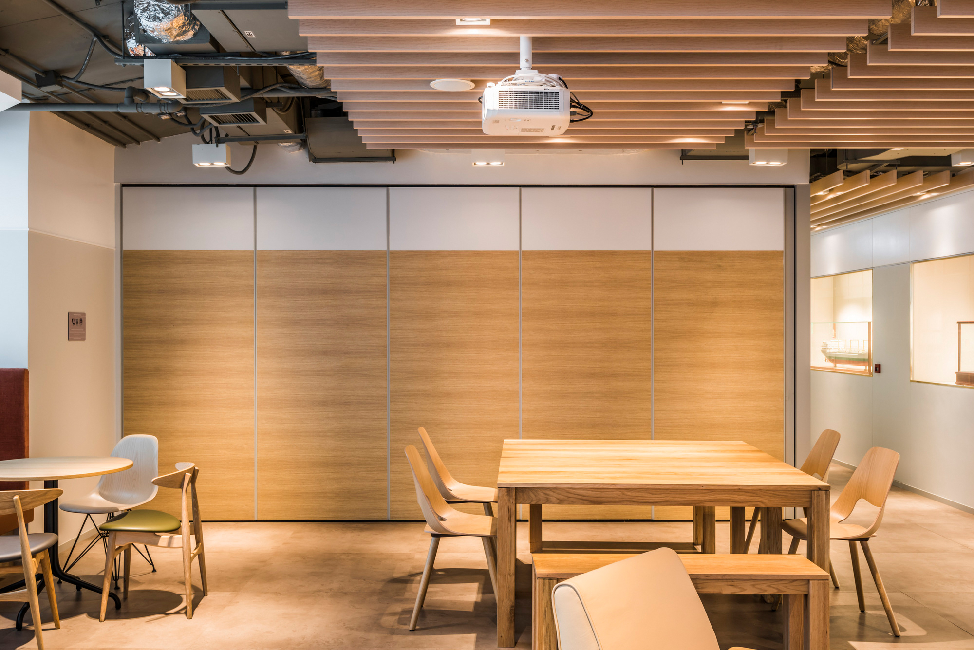 Wallem Offices - Hong Kong | Office Snapshots